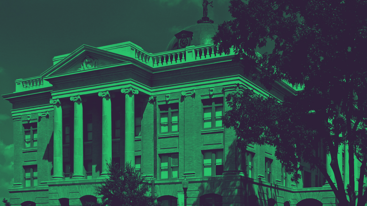 Updated College Dorm Tour Southern Illinois University Carbondale | Plexuss